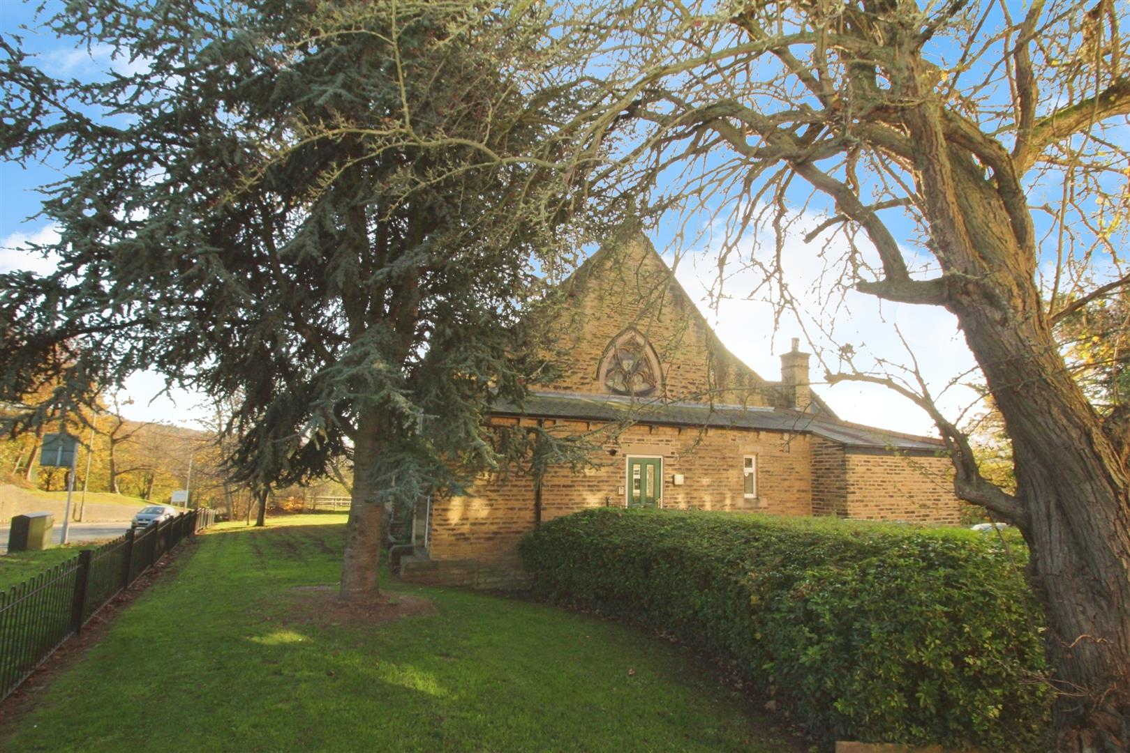 2 Bed, 1 Bath Property For Sale in The Strone, Apperley Bridge, BD10 0NZ